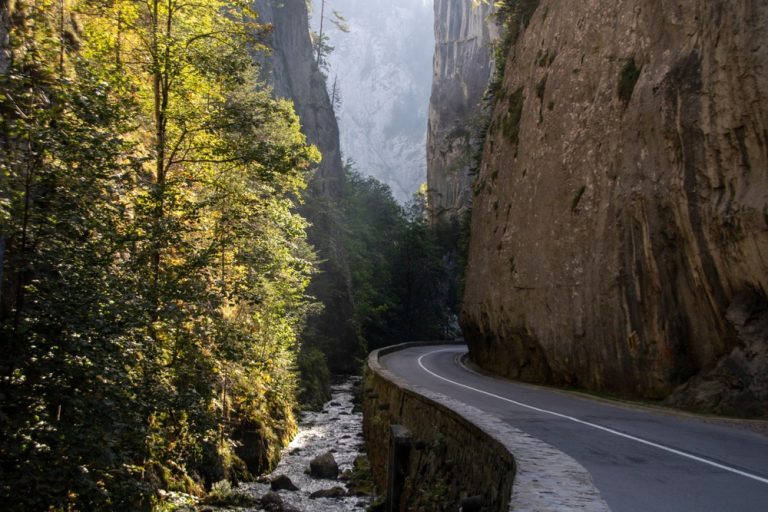 Complete guide to Bicaz Gorges: trails, access and attractions
